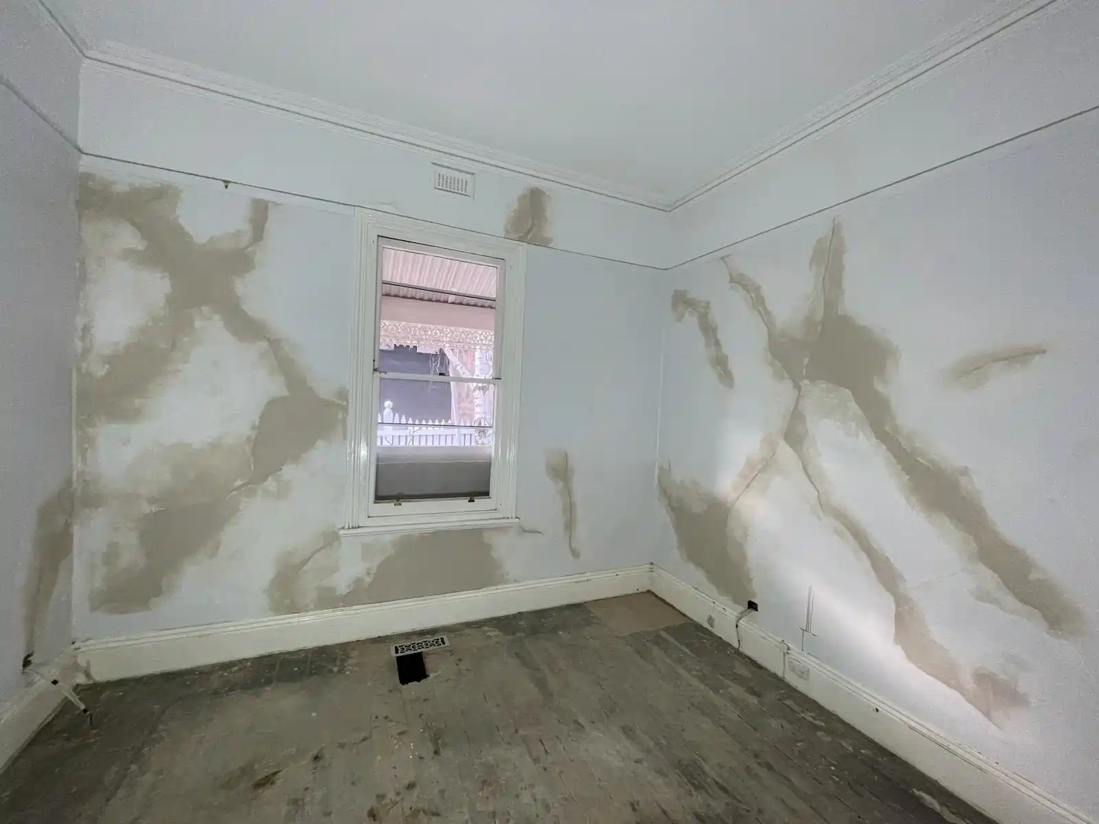 Different Crack Types: Exploring Varieties, Causes, And Solutions | Viva Rendering